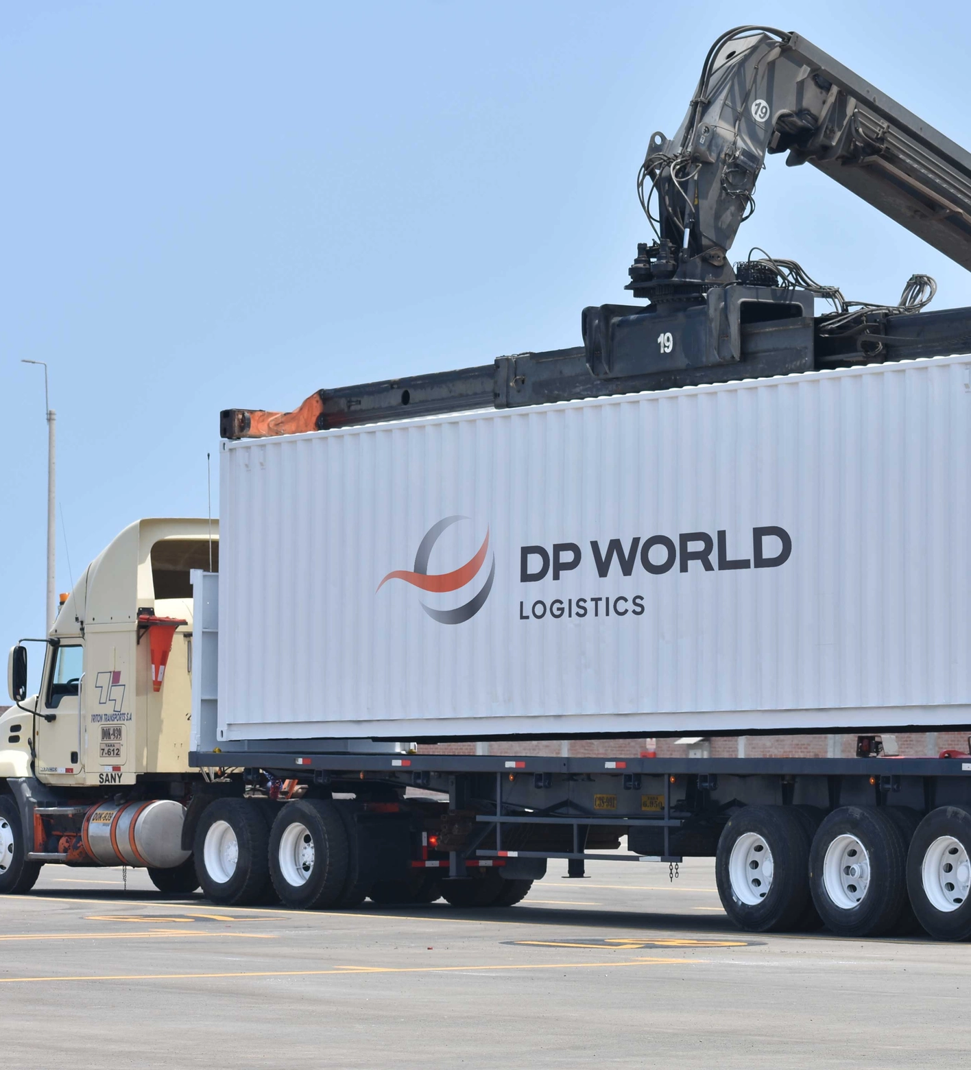 Road Freight Services and Solutions | DP World